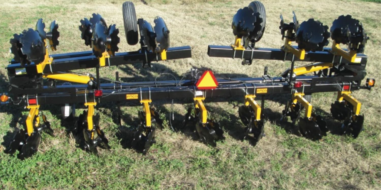 AMCO Adds Hi-Clearance Bedding Hipper to Product Line | Farmers Hot Line