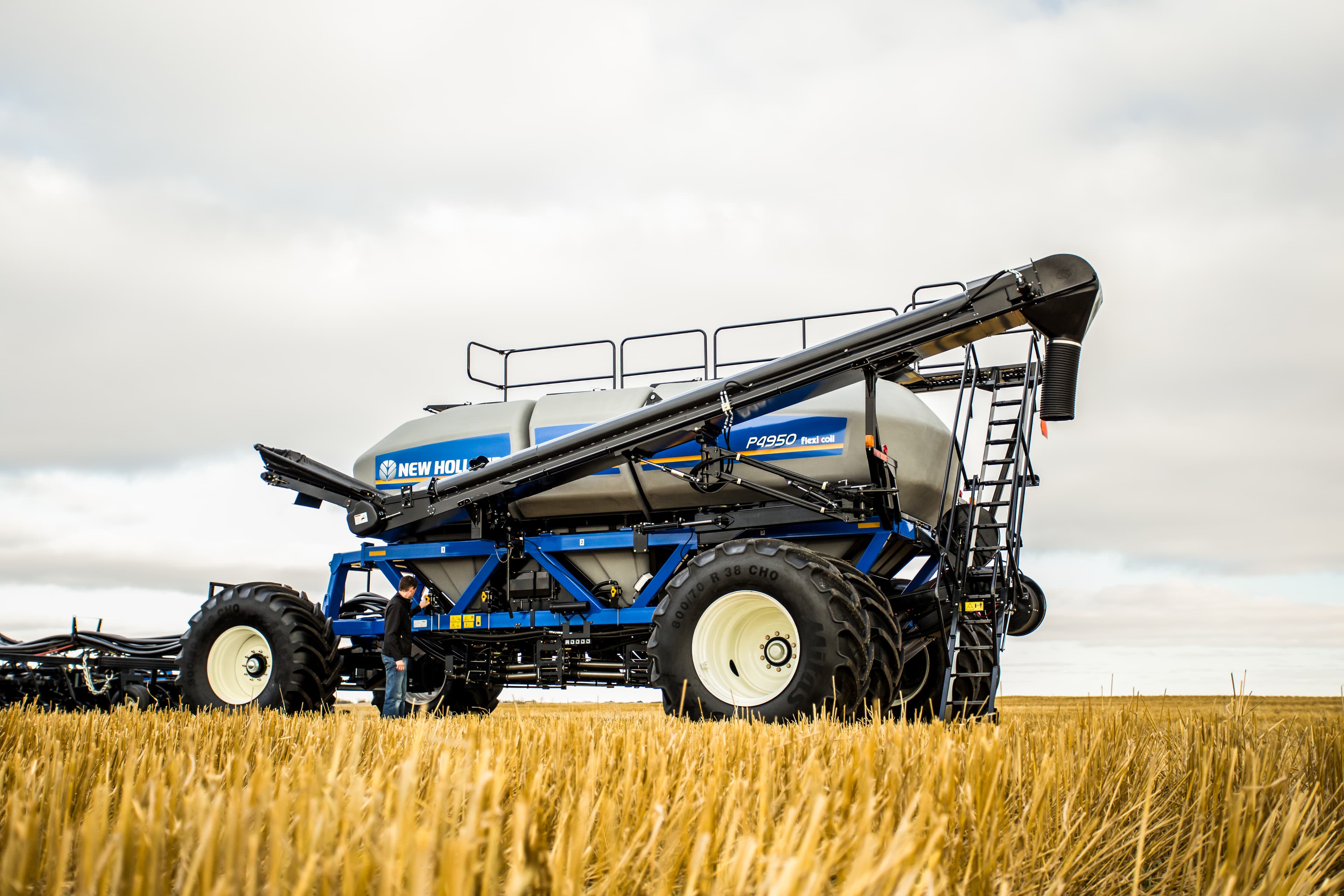New Holland Flexi-Coil P Series Air Carts Set A New Standard For Air ...